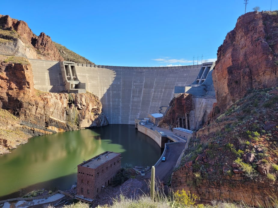 UAT environmental studies students explore Arizona energy sources ...