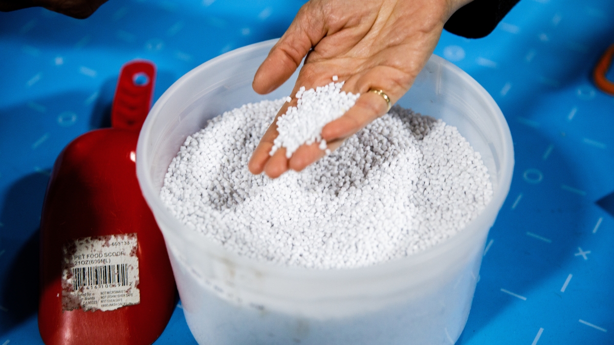 First-of-its-kind plastics recycling microfactory to transform waste ...